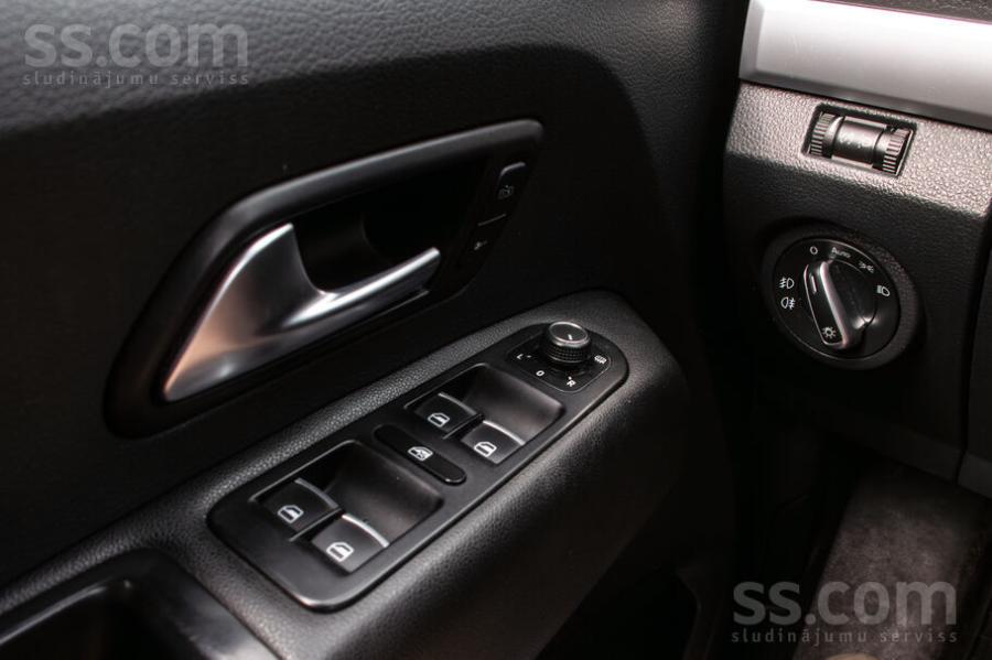 Pelēks Volkswagen Amarok 2017 Jēkabpils, ar dzinēja tilpumu 3.00 L un nobraukumu 310 tūkst. km par 16995 €, foto 19 vietnē AUTOMOTO.COM.LV