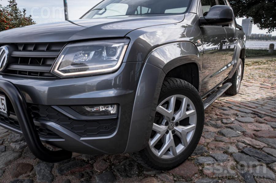 Pelēks Volkswagen Amarok 2017 Rīga, ar dzinēja tilpumu 3.00 L un nobraukumu 310 tūkst. km par 16995 €, foto 3 vietnē AUTOMOTO.COM.LV