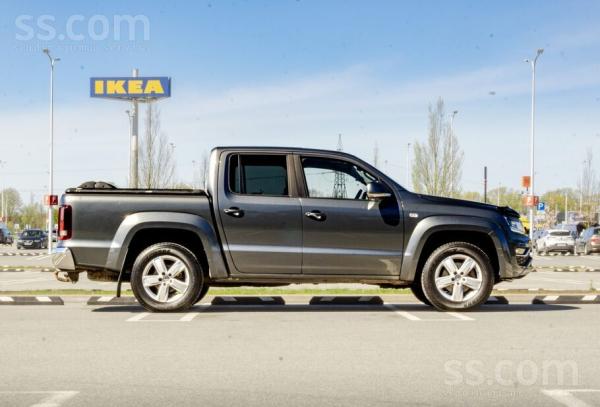 Pelēks Volkswagen Amarok 2018 Rīga, ar dzinēja tilpumu 3.00 L un nobraukumu 294 tūkst. km par 19490 €, foto 9 vietnē AUTOMOTO.COM.LV