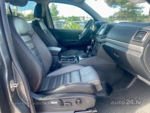 Grey Volkswagen Amarok 2018 in Tallinn, with an engine capacity of 3.00 L and mileage of 200 thousand km for 13490 €, photo 14 on AUTOMOTO.COM.LV