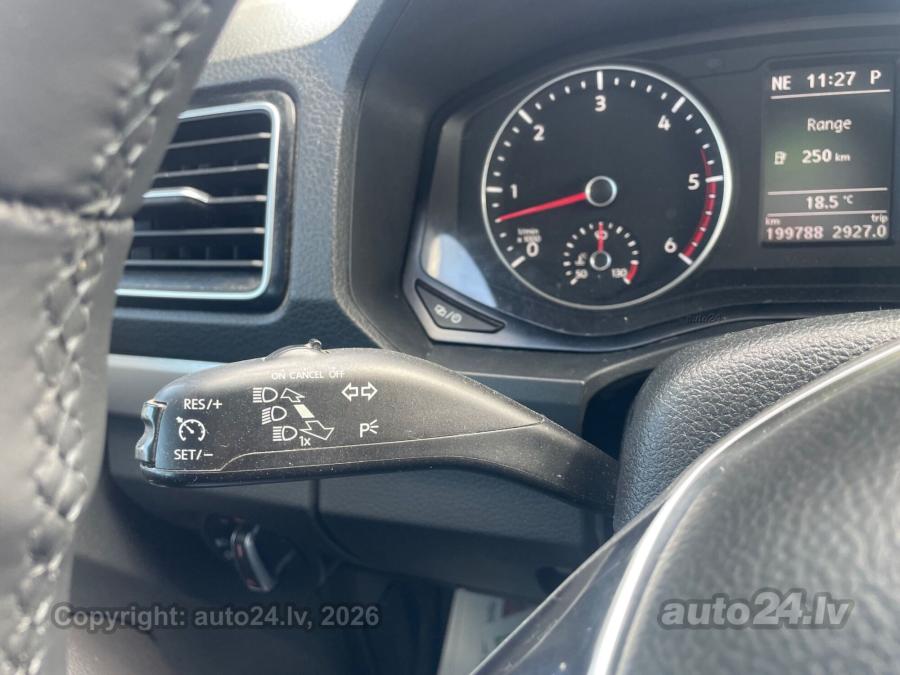 Grey Volkswagen Amarok 2018 in Tallinn, with an engine capacity of 3.00 L and mileage of 200 thousand km for 13490 €, photo 18 on AUTOMOTO.COM.LV