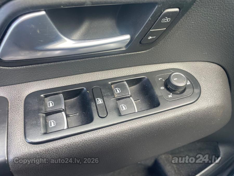 Grey Volkswagen Amarok 2018 in Tallinn, with an engine capacity of 3.00 L and mileage of 200 thousand km for 13490 €, photo 19 on AUTOMOTO.COM.LV