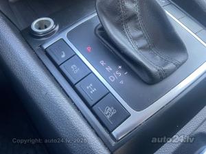 Grey Volkswagen Amarok 2018 in Tallinn, with an engine capacity of 3.00 L and mileage of 200 thousand km for 13490 €, photo 23 on AUTOMOTO.COM.LV