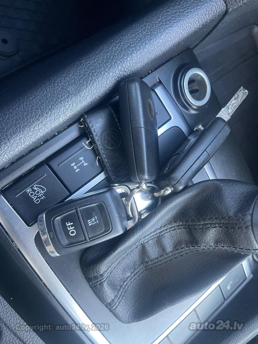 Grey Volkswagen Amarok 2018 in Tallinn, with an engine capacity of 3.00 L and mileage of 200 thousand km for 13490 €, photo 24 on AUTOMOTO.COM.LV