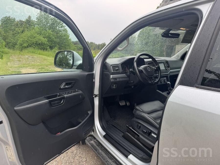 Grey Volkswagen Amarok 2018 in Liepaja, with an engine capacity of 3.00 L and mileage of 460 thousand km for 14000 €, photo 7 on AUTOMOTO.COM.LV