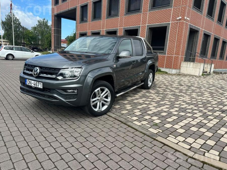 Grey Volkswagen Amarok 2018 in Riga, with an engine capacity of 3.00 L and mileage of 113 thousand km for 24500 €, photo 3 on AUTOMOTO.COM.LV
