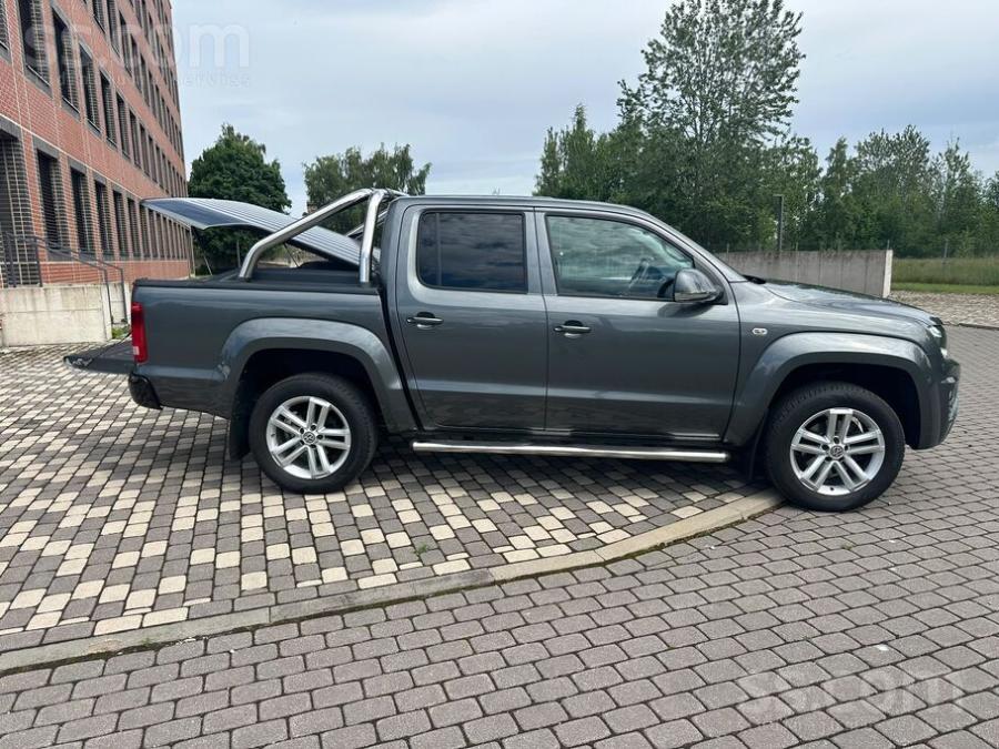 Grey Volkswagen Amarok 2018 in Riga, with an engine capacity of 3.00 L and mileage of 113 thousand km for 24500 €, photo 5 on AUTOMOTO.COM.LV