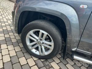 Grey Volkswagen Amarok 2018 in Riga, with an engine capacity of 3.00 L and mileage of 113 thousand km for 24500 €, photo 10 on AUTOMOTO.COM.LV