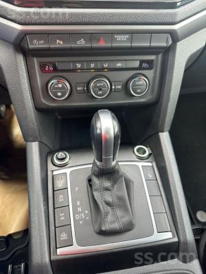 Grey Volkswagen Amarok 2018 in Riga, with an engine capacity of 3.00 L and mileage of 113 thousand km for 24500 €, photo 15 on AUTOMOTO.COM.LV