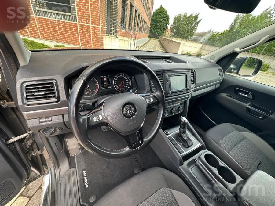 Grey Volkswagen Amarok 2018 in Riga, with an engine capacity of 3.00 L and mileage of 113 thousand km for 24500 €, photo 16 on AUTOMOTO.COM.LV
