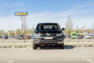 Grey Volkswagen Amarok 2018 in Riga, with an engine capacity of 3.00 L and mileage of 294 thousand km for 17190 €, photo 4 on AUTOMOTO.COM.LV