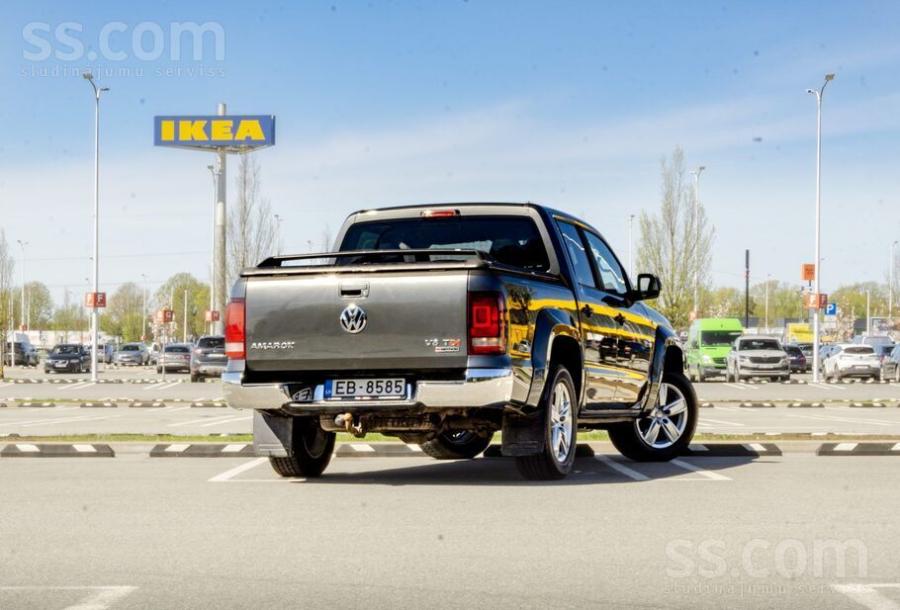 Grey Volkswagen Amarok 2018 in Riga, with an engine capacity of 3.00 L and mileage of 294 thousand km for 17190 €, photo 6 on AUTOMOTO.COM.LV