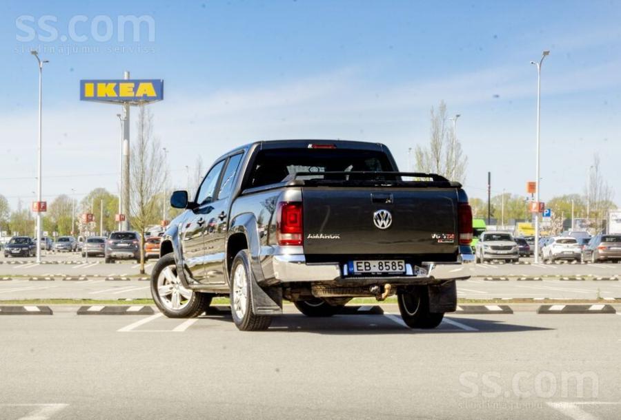 Grey Volkswagen Amarok 2018 in Riga, with an engine capacity of 3.00 L and mileage of 294 thousand km for 17190 €, photo 8 on AUTOMOTO.COM.LV