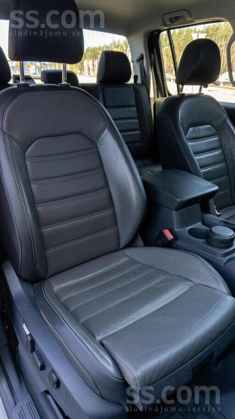Grey Volkswagen Amarok 2018 in Riga, with an engine capacity of 3.00 L and mileage of 294 thousand km for 17190 €, photo 28 on AUTOMOTO.COM.LV