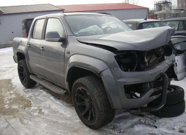 Pelēks Volkswagen Amarok 2019 Tauragė, ar dzinēja tilpumu 3.00 L un nobraukumu 123 tūkst. km par 7900 €, foto 1 vietnē AUTOMOTO.COM.LV