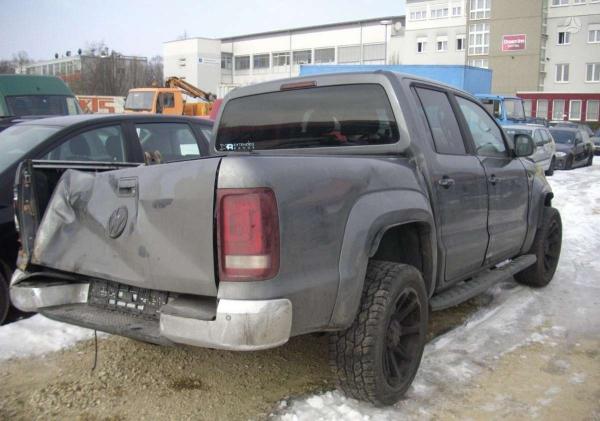 Pelēks Volkswagen Amarok 2019 Tauragė, ar dzinēja tilpumu 3.00 L un nobraukumu 123 tūkst. km par 7900 €, foto 3 vietnē AUTOMOTO.COM.LV