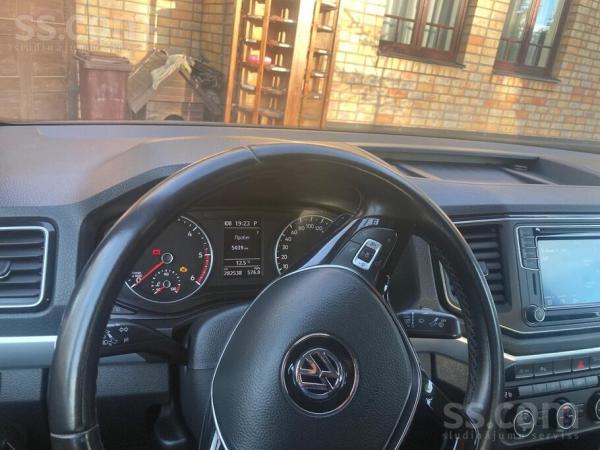 Pelēks Volkswagen Amarok 2019 Rīga, ar dzinēja tilpumu 3.00 L un nobraukumu 282 tūkst. km par 18000 €, foto 2 vietnē AUTOMOTO.COM.LV
