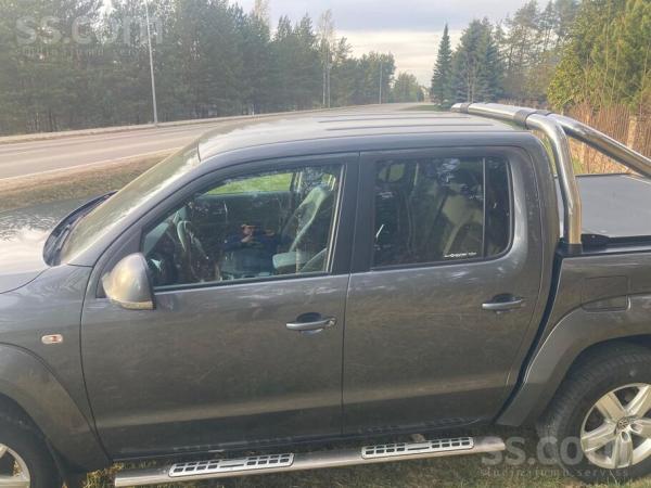 Pelēks Volkswagen Amarok 2019 Rīga, ar dzinēja tilpumu 3.00 L un nobraukumu 282 tūkst. km par 18000 €, foto 3 vietnē AUTOMOTO.COM.LV