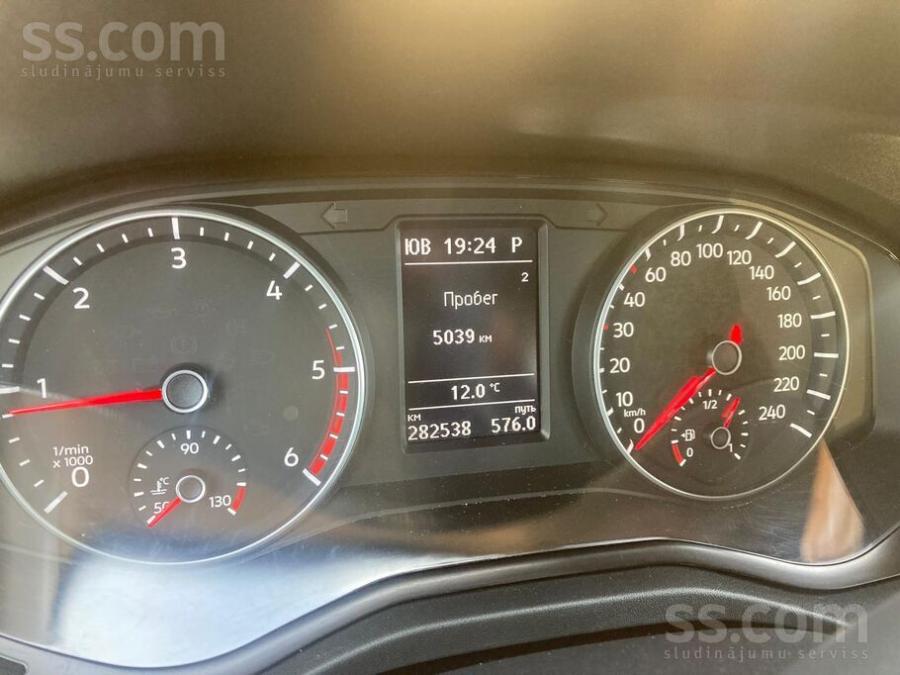 Pelēks Volkswagen Amarok 2019 Rīga, ar dzinēja tilpumu 3.00 L un nobraukumu 282 tūkst. km par 18000 €, foto 12 vietnē AUTOMOTO.COM.LV