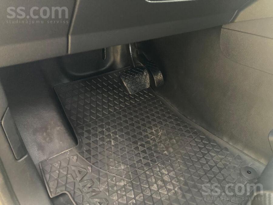 Pelēks Volkswagen Amarok 2019 Rīga, ar dzinēja tilpumu 3.00 L un nobraukumu 282 tūkst. km par 18000 €, foto 15 vietnē AUTOMOTO.COM.LV