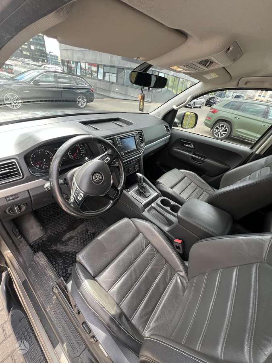 Pelēks Volkswagen Amarok 2019 Viļņa, ar dzinēja tilpumu 2.97 L un nobraukumu 257 tūkst. km par 20000 €, foto 8 vietnē AUTOMOTO.COM.LV