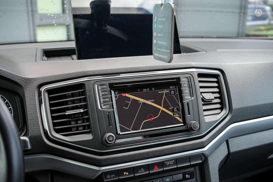 Pelēks Volkswagen Amarok 2019 Kauņa, ar dzinēja tilpumu 2.97 L un nobraukumu 191 tūkst. km par 23450 €, foto 17 vietnē AUTOMOTO.COM.LV