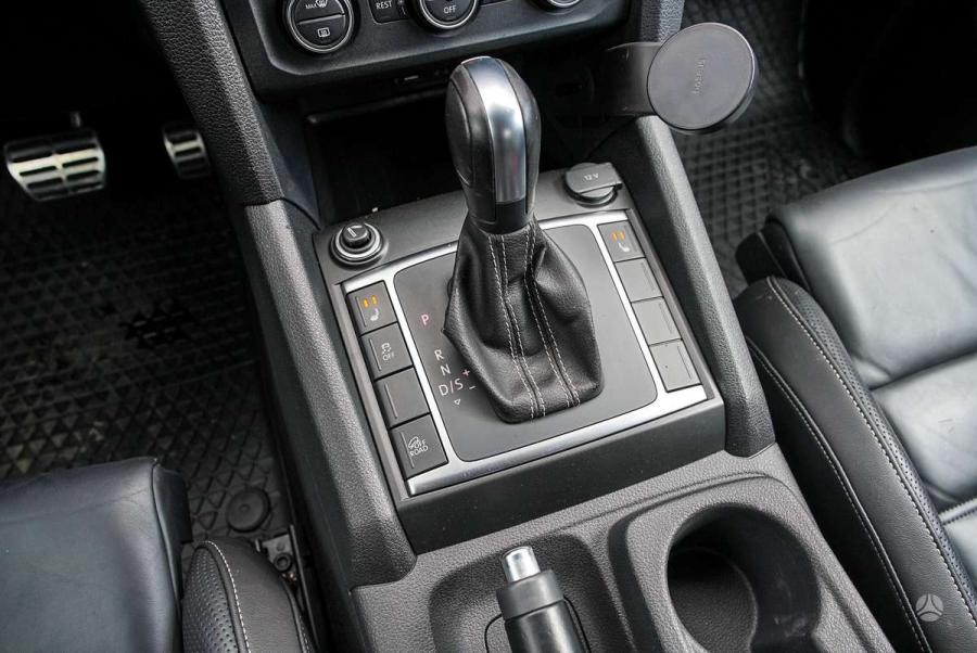 Pelēks Volkswagen Amarok 2019 Kauņa, ar dzinēja tilpumu 2.97 L un nobraukumu 191 tūkst. km par 23450 €, foto 19 vietnē AUTOMOTO.COM.LV
