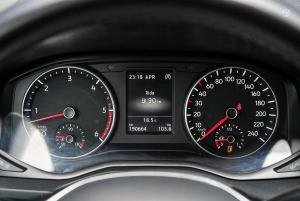Pelēks Volkswagen Amarok 2019 Kauņa, ar dzinēja tilpumu 2.97 L un nobraukumu 191 tūkst. km par 23450 €, foto 24 vietnē AUTOMOTO.COM.LV