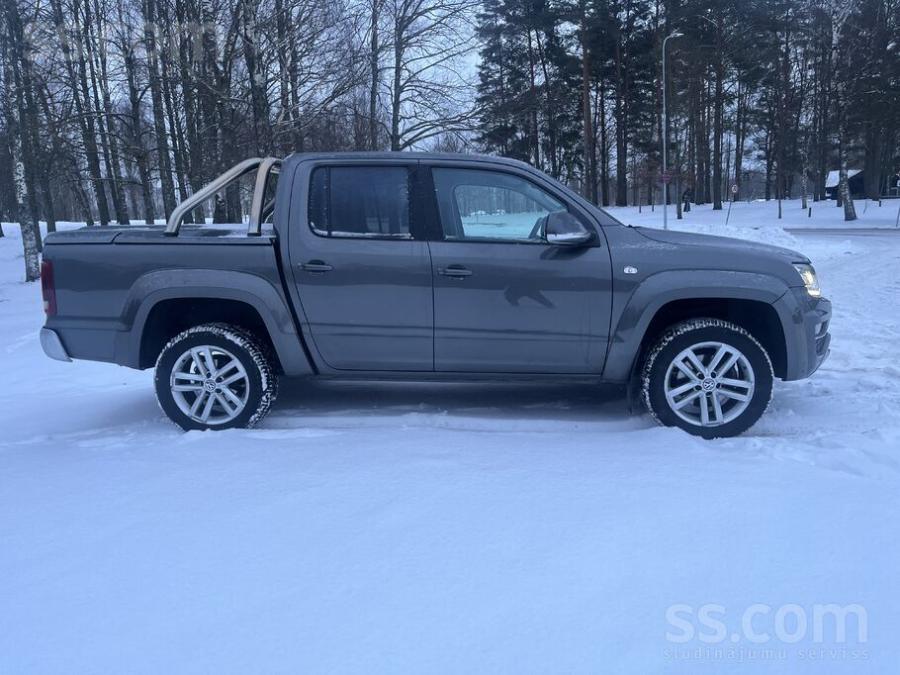 Grey Volkswagen Amarok 2020 in Limbazi, with an engine capacity of 3.00 L and mileage of 258 thousand km for 23500 €, photo 5 on AUTOMOTO.COM.LV