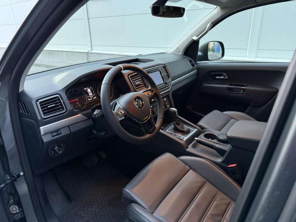 Grey Volkswagen Amarok 2020 in Klaipeda, with an engine capacity of 2.97 L and mileage of 142 thousand km for 28500 €, photo 6 on AUTOMOTO.COM.LV