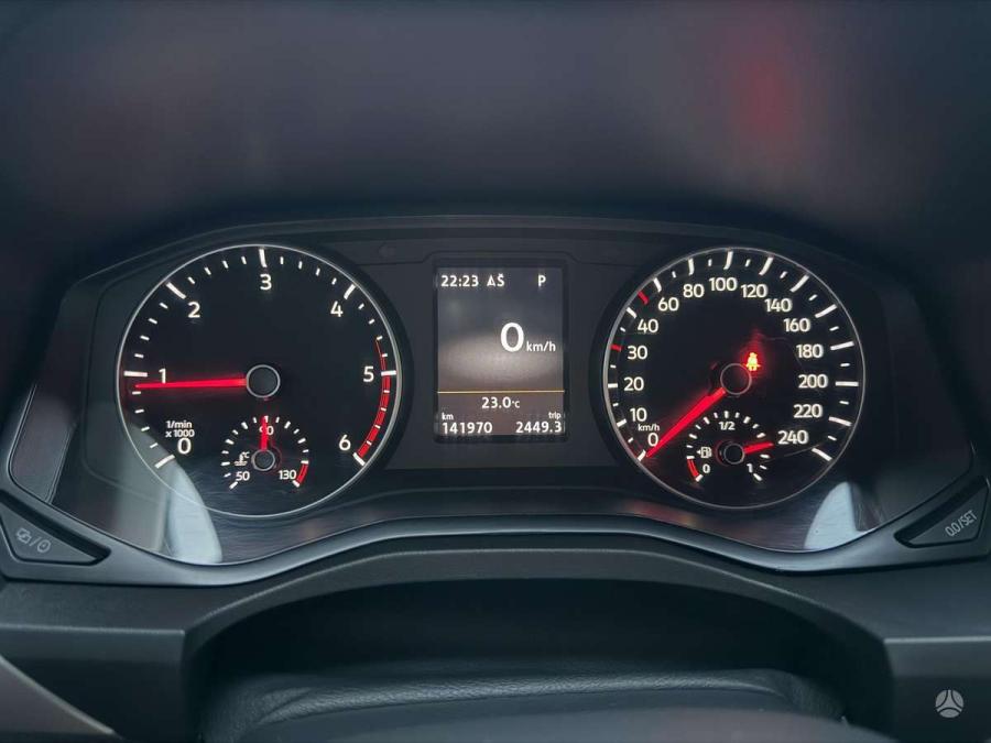 Pelēks Volkswagen Amarok 2020 Klaipėda, ar dzinēja tilpumu 2.97 L un nobraukumu 142 tūkst. km par 28500 €, foto 16 vietnē AUTOMOTO.COM.LV