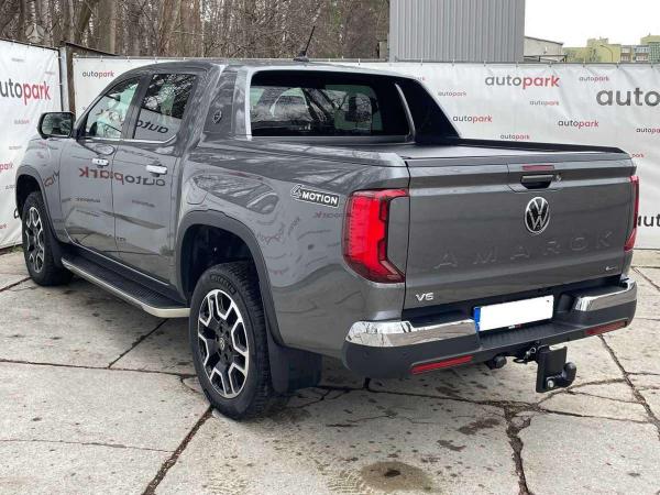 Grey Volkswagen Amarok 2023 in Vilnius, with an engine capacity of 2.99 L and mileage of 79 thousand km for 47900 €, photo 5 on AUTOMOTO.COM.LV