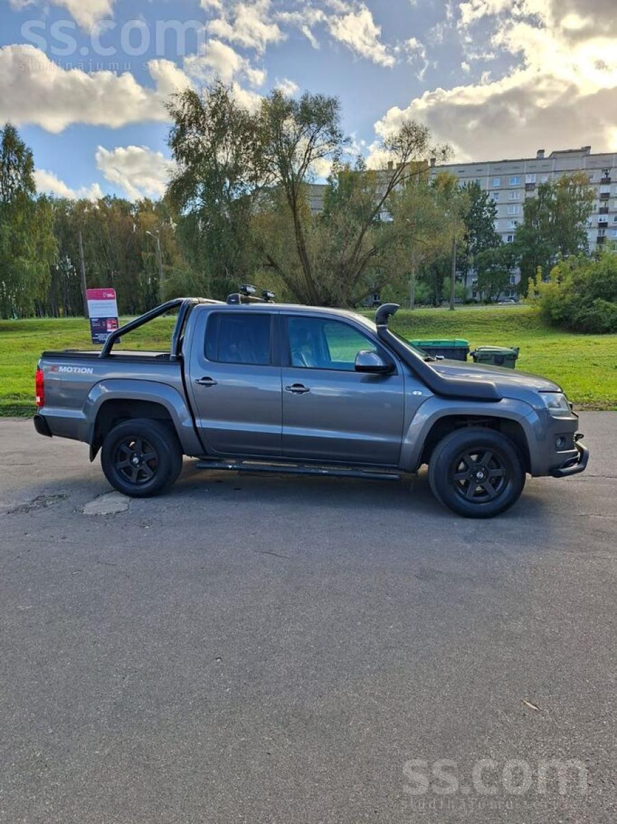 Pelēks Volkswagen Amarok 2014 Rīga, ar dzinēja tilpumu 2.00 L un nobraukumu 241 tūkst. km par 14900 €, foto 1 vietnē AUTOMOTO.COM.LV