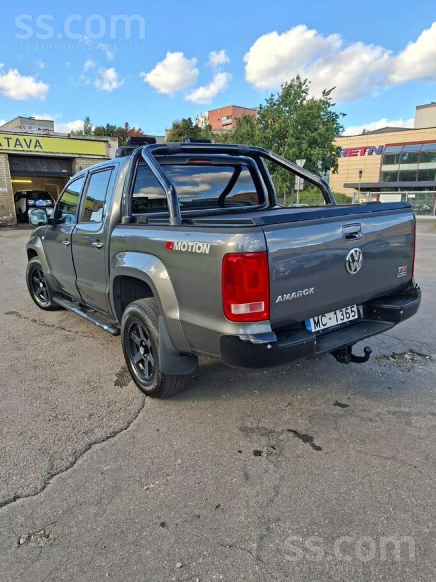 Pelēks Volkswagen Amarok 2014 Rīga, ar dzinēja tilpumu 2.00 L un nobraukumu 241 tūkst. km par 14900 €, foto 3 vietnē AUTOMOTO.COM.LV