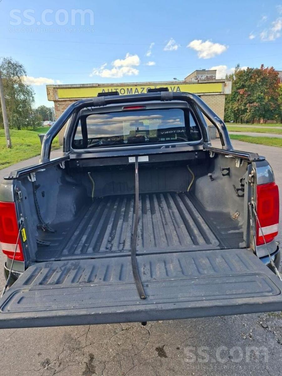 Pelēks Volkswagen Amarok 2014 Rīga, ar dzinēja tilpumu 2.00 L un nobraukumu 241 tūkst. km par 14900 €, foto 9 vietnē AUTOMOTO.COM.LV