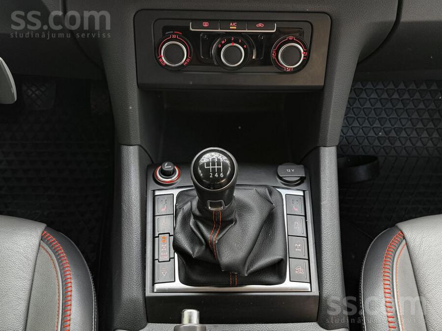 Oranžs Volkswagen Amarok 2015 Rīga, ar dzinēja tilpumu 2.00 L un nobraukumu 0 tūkst. km par 17490 €, foto 30 vietnē AUTOMOTO.COM.LV