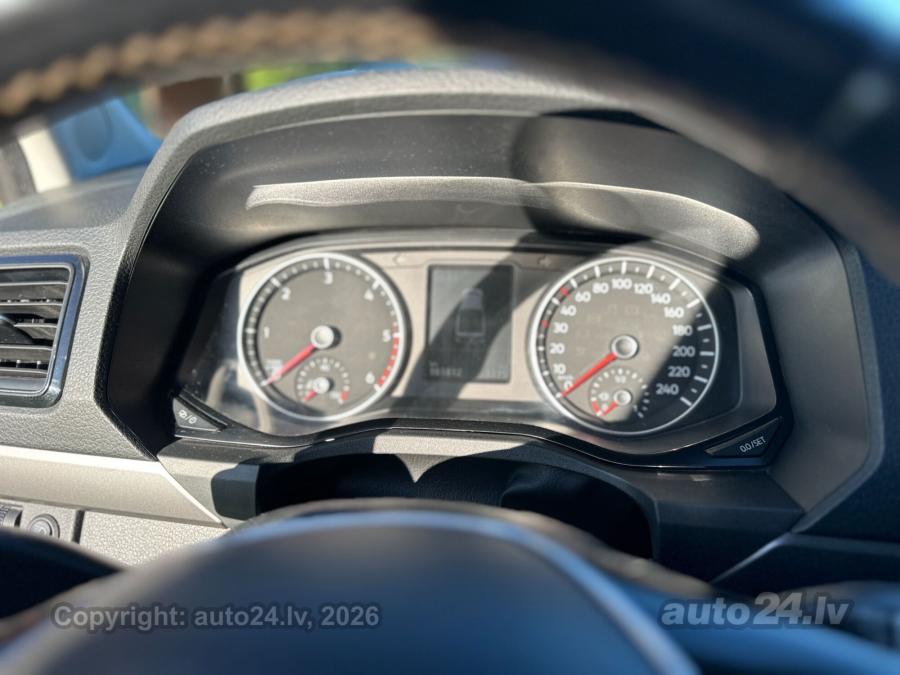 Oranžs Volkswagen Amarok 2019 Tallina, ar dzinēja tilpumu 3.00 L un nobraukumu 163 tūkst. km par 31500 €, foto 13 vietnē AUTOMOTO.COM.LV