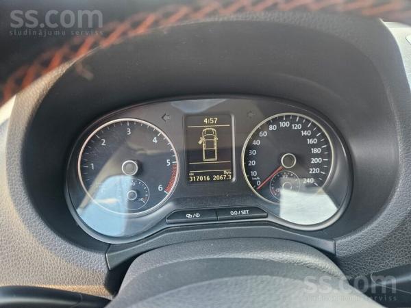 Volkswagen Amarok 2014 RÄ«ga vietnÄ Oranžs Volkswagen Amarok 2014 RÄ«ga, ar dzinÄja tilpumu 2.00 L un nobraukumu 317 tÅ«kst. km par 13310 ā¬, foto 7 vietnÄ AUTOMOTO.COM.LV