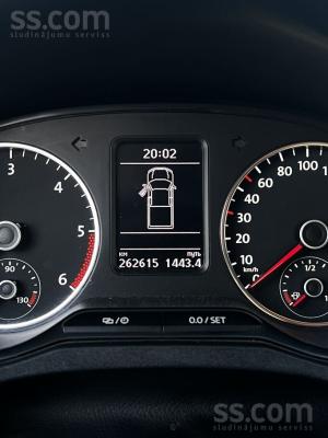 Orange Volkswagen Amarok 2016 in Cesis, with an engine capacity of 2.00 L and mileage of 263 thousand km for 17700 €, photo 12 on AUTOMOTO.COM.LV