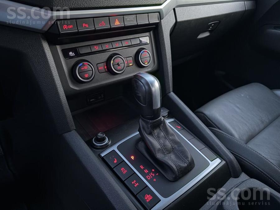 Volkswagen Amarok 2020 in Madona, with an engine capacity of 3.00 L and mileage of 203 thousand km for 26500 €, photo 19 on AUTOMOTO.COM.LV