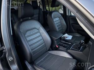 Volkswagen Amarok 2020 in Madona, with an engine capacity of 3.00 L and mileage of 203 thousand km for 26500 €, photo 28 on AUTOMOTO.COM.LV