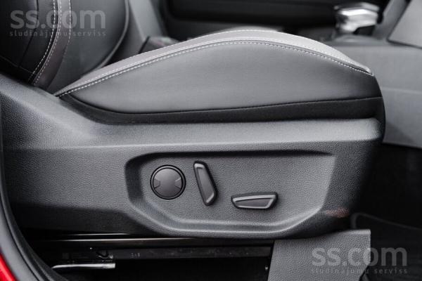 Sarkans Volkswagen Amarok 2024 Rīga, ar dzinēja tilpumu 3.00 L un nobraukumu 26 tūkst. km par 47900 €, foto 7 vietnē AUTOMOTO.COM.LV