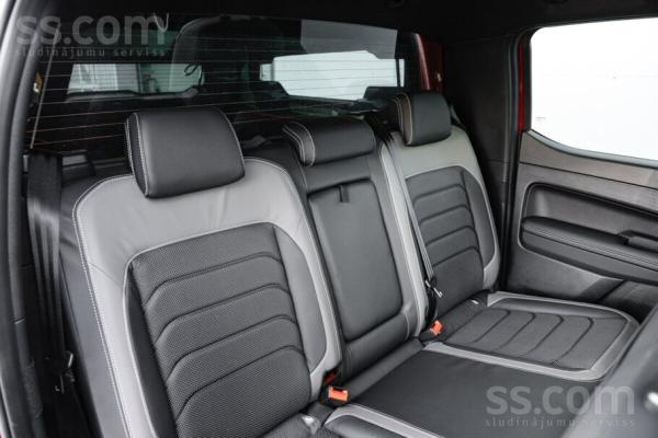 Sarkans Volkswagen Amarok 2024 Rīga, ar dzinēja tilpumu 3.00 L un nobraukumu 26 tūkst. km par 47900 €, foto 8 vietnē AUTOMOTO.COM.LV