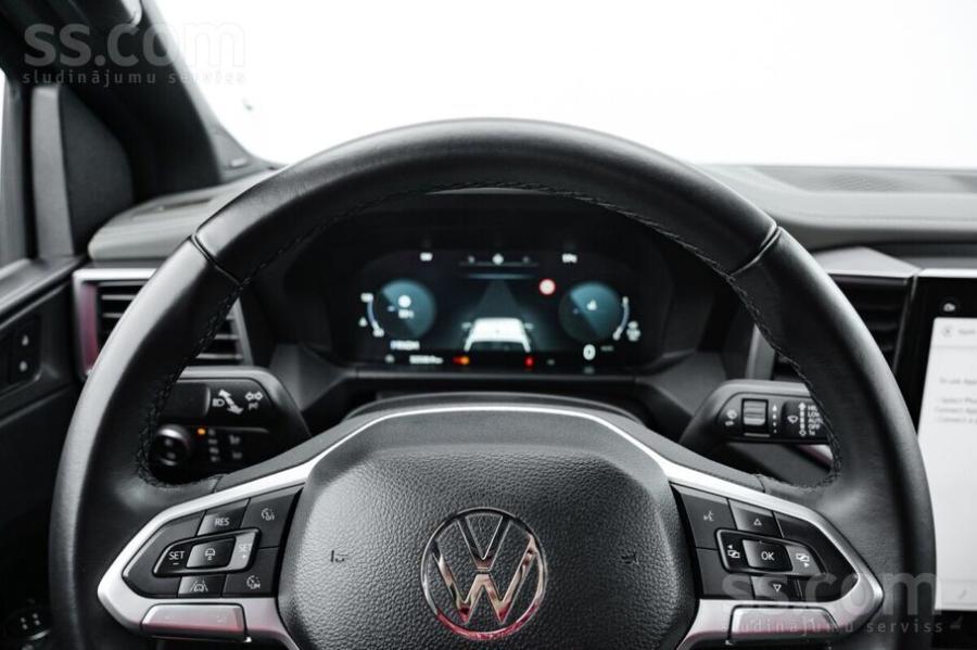 Sarkans Volkswagen Amarok 2024 Rīga, ar dzinēja tilpumu 3.00 L un nobraukumu 26 tūkst. km par 47900 €, foto 14 vietnē AUTOMOTO.COM.LV
