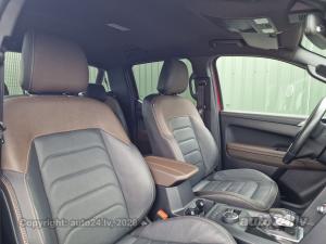 Sarkans Volkswagen Amarok 2024 Tallina, ar dzinēja tilpumu 3.00 L un nobraukumu 97 tūkst. km par 49900 €, foto 18 vietnē AUTOMOTO.COM.LV