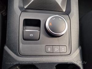Sarkans Volkswagen Amarok 2024 Tallina, ar dzinēja tilpumu 3.00 L un nobraukumu 97 tūkst. km par 49900 €, foto 28 vietnē AUTOMOTO.COM.LV