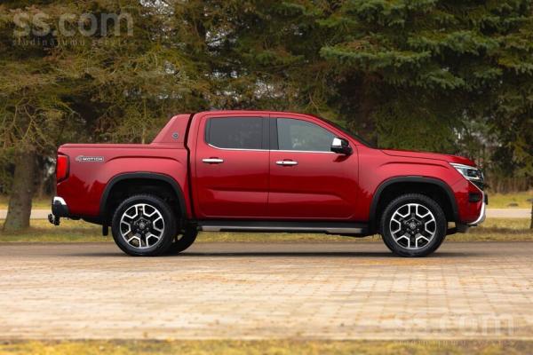 Sarkans Volkswagen Amarok 2024 Jelgava, ar dzinēja tilpumu 3.00 L un nobraukumu 26 tūkst. km par 51000 €, foto 4 vietnē AUTOMOTO.COM.LV