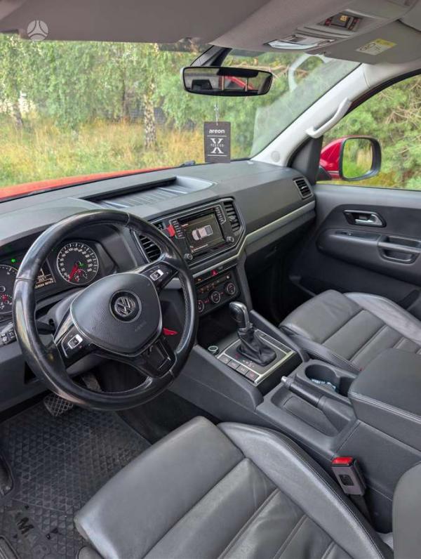 Red Volkswagen Amarok 2018 in Vilnius, with an engine capacity of 2.97 L and mileage of 226 thousand km for 19500 €, photo 5 on AUTOMOTO.COM.LV