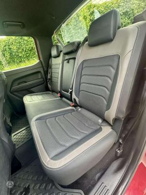 Sarkans Volkswagen Amarok 2023 Viļņa, ar dzinēja tilpumu 3.00 L un nobraukumu 57 tūkst. km par 49900 €, foto 8 vietnē AUTOMOTO.COM.LV