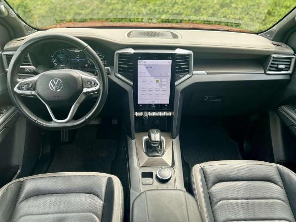Sarkans Volkswagen Amarok 2023 Viļņa, ar dzinēja tilpumu 3.00 L un nobraukumu 57 tūkst. km par 49900 €, foto 8 vietnē AUTOMOTO.COM.LV